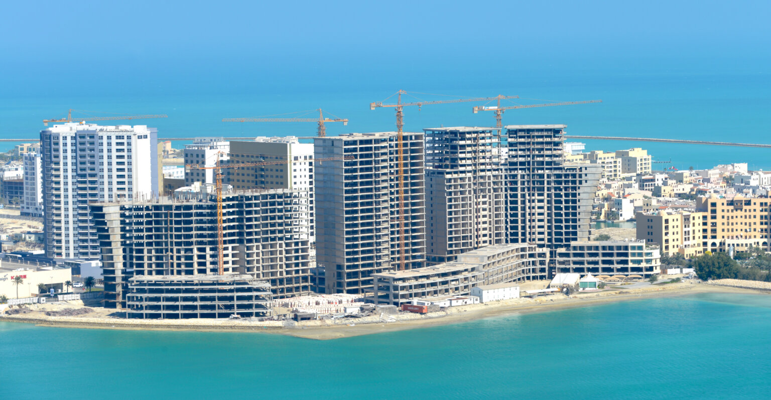 Where can expats buy properties in Bahrain?