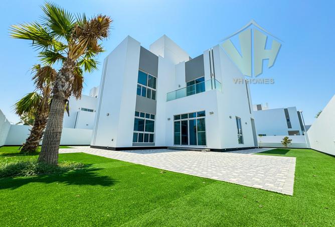 للايجار في الجسرة: Brand new Villa in beautiful compound- Facilities ...